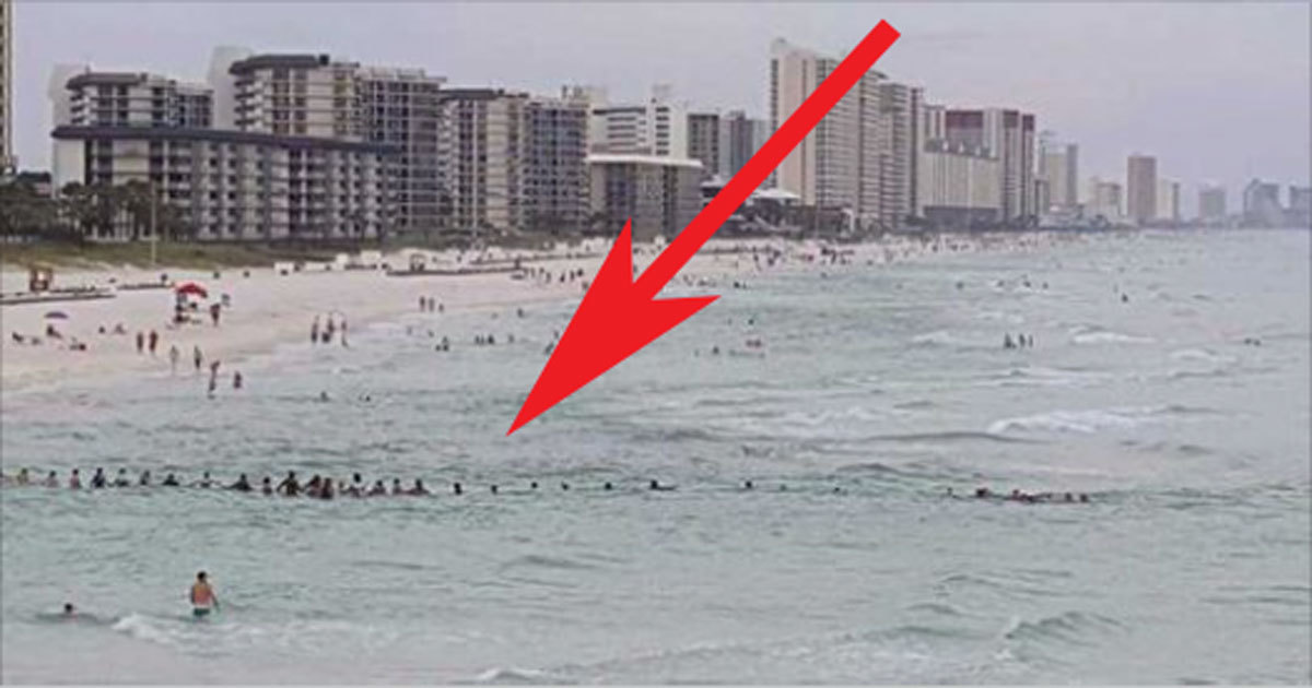 Deadly rip currents sweep away entire family – then heroes form a human ...